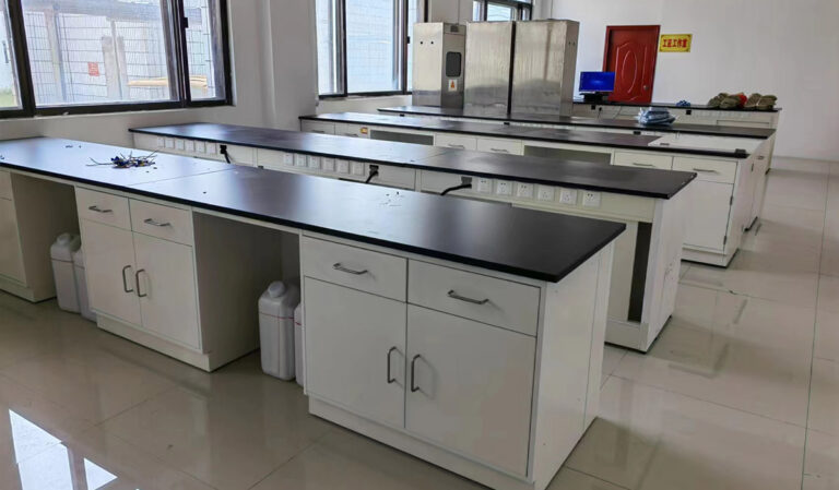 Lab Space Design Guide: Layout Standards & Safety