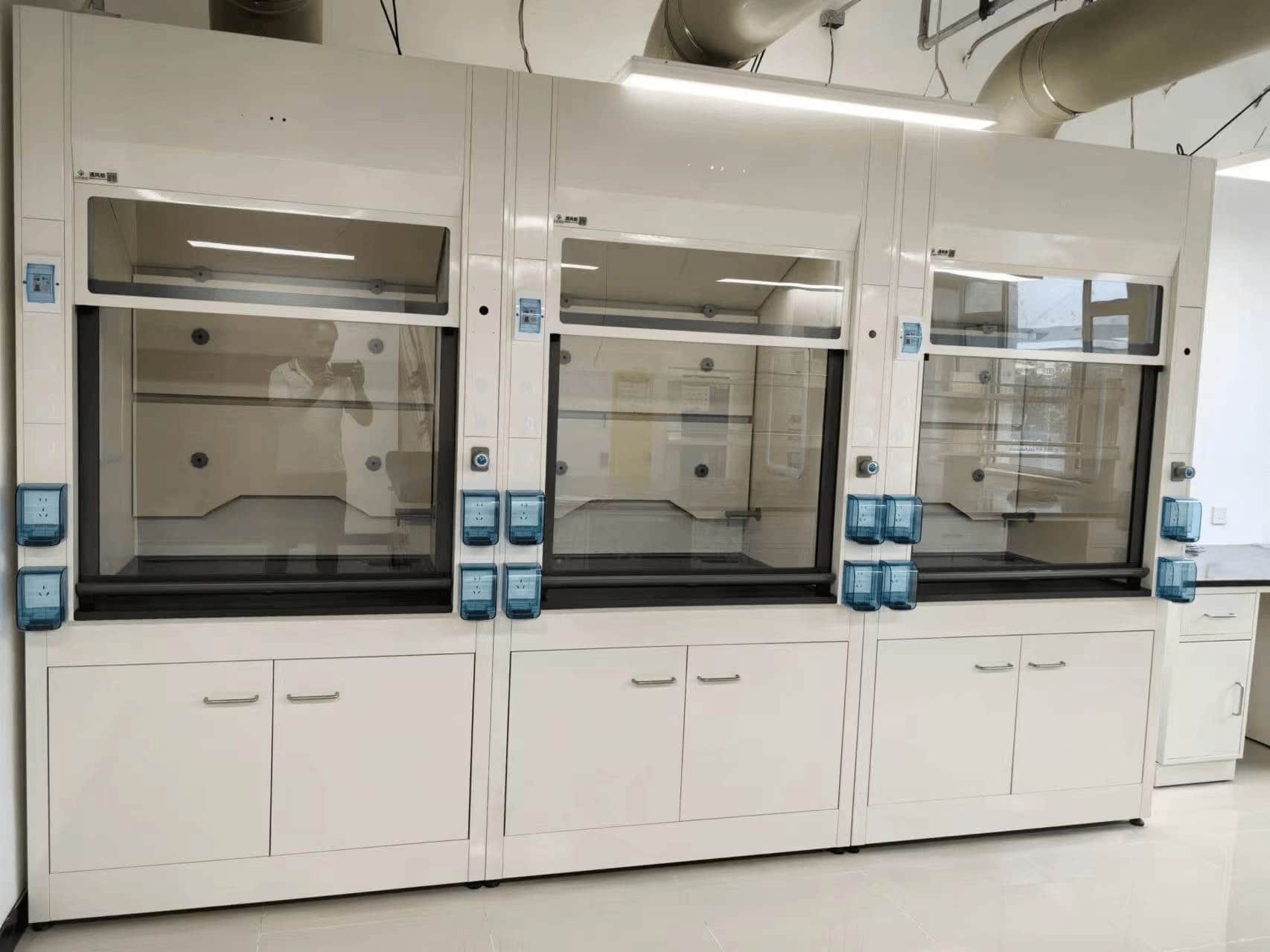 Laboratory Cabinets & Hazardous Chemical Storage Cabinets