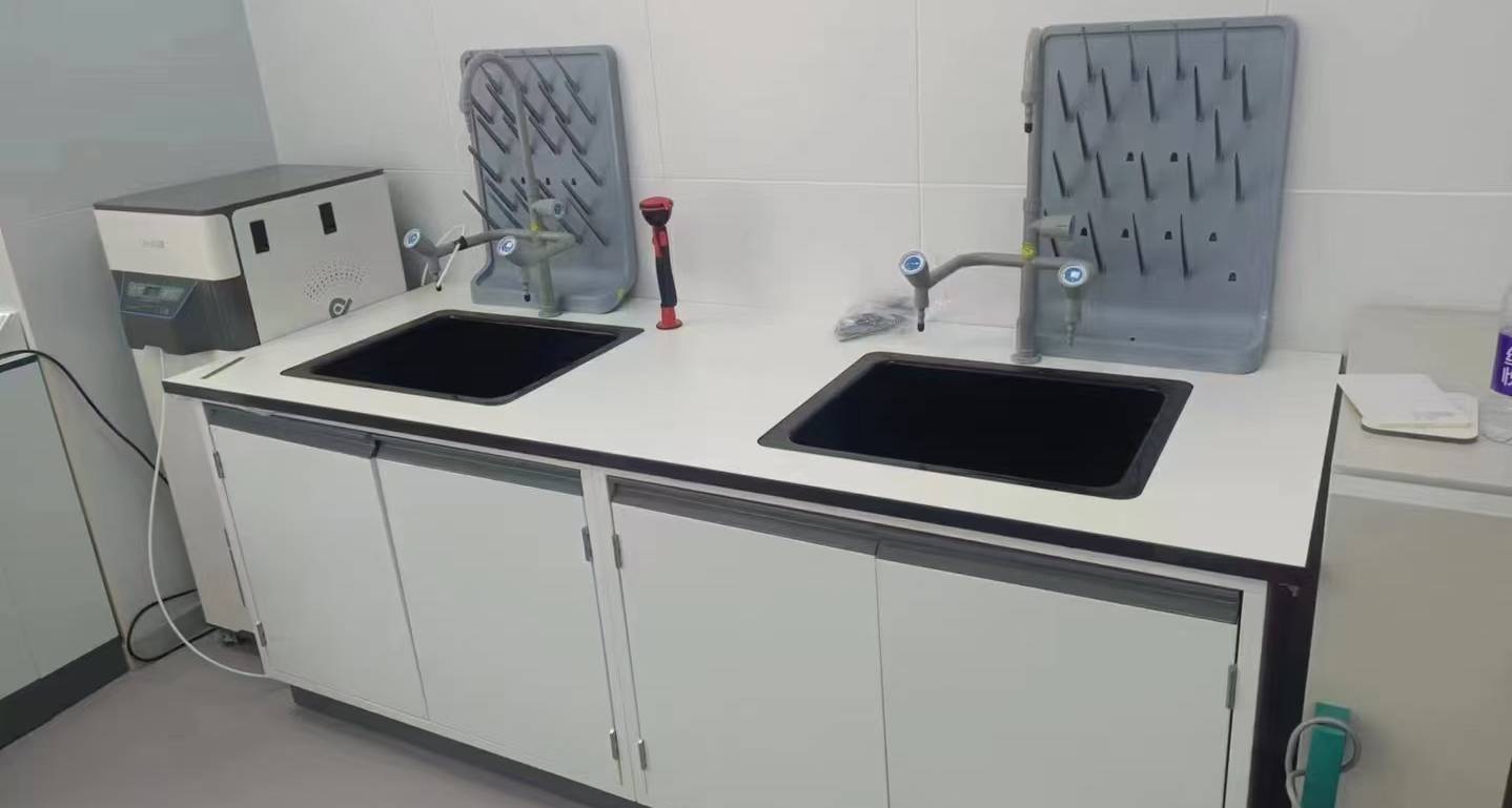 Lab Sinks & Faucets - Lab workbenches Manufacturer