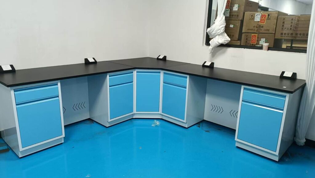 EN 13150 Lab Workbenches: Dimensions and Safety Requirements