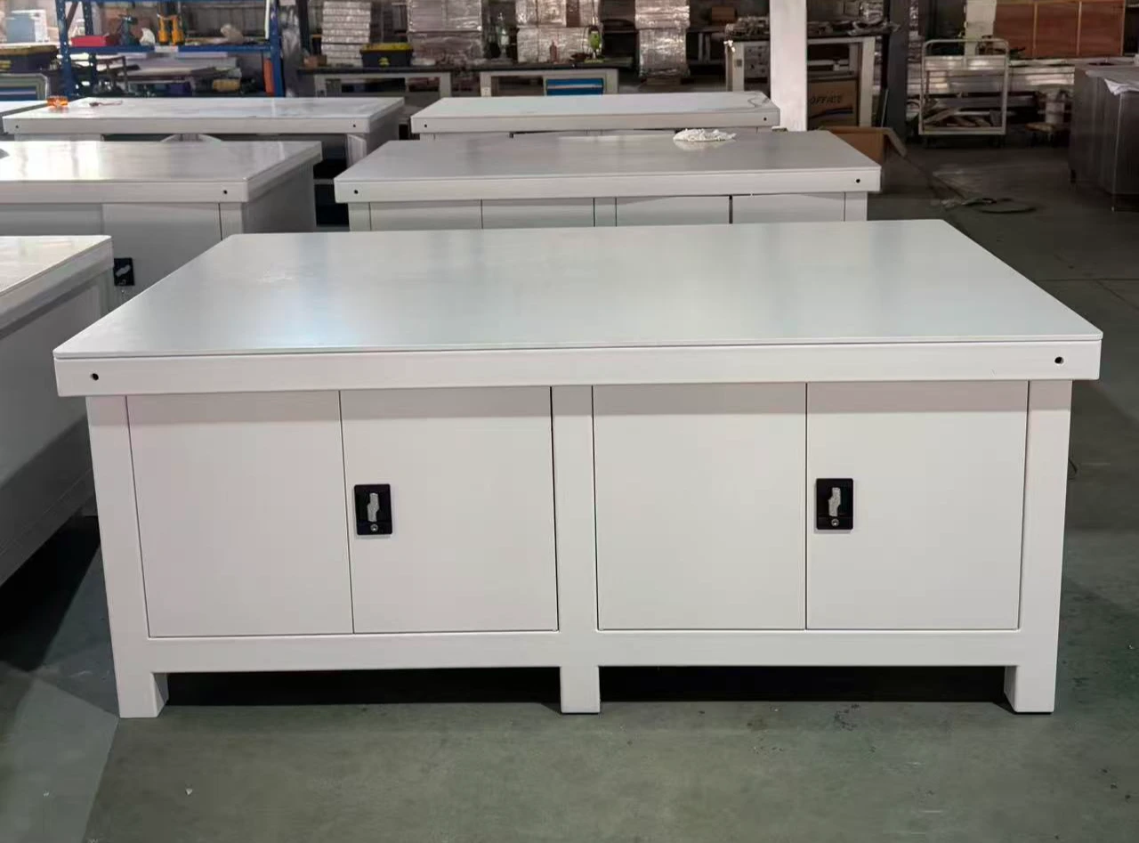 Core Functions of Heavy-Duty Laboratory Workbenches